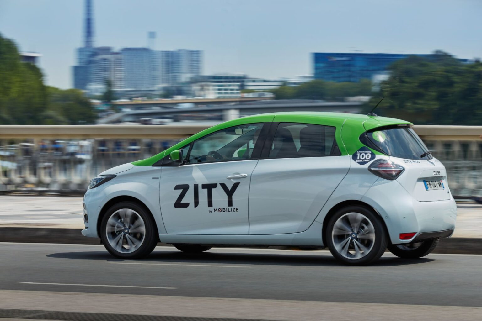 Zity electric car sharing service - Mobilize